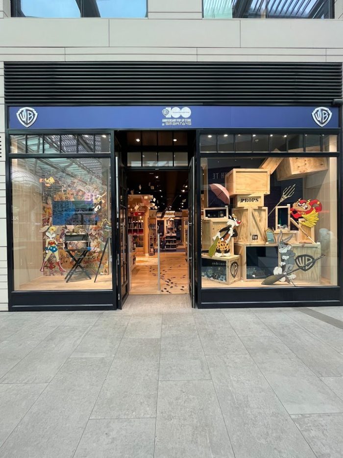 Une boutique officielle Warner Bros. en Europe